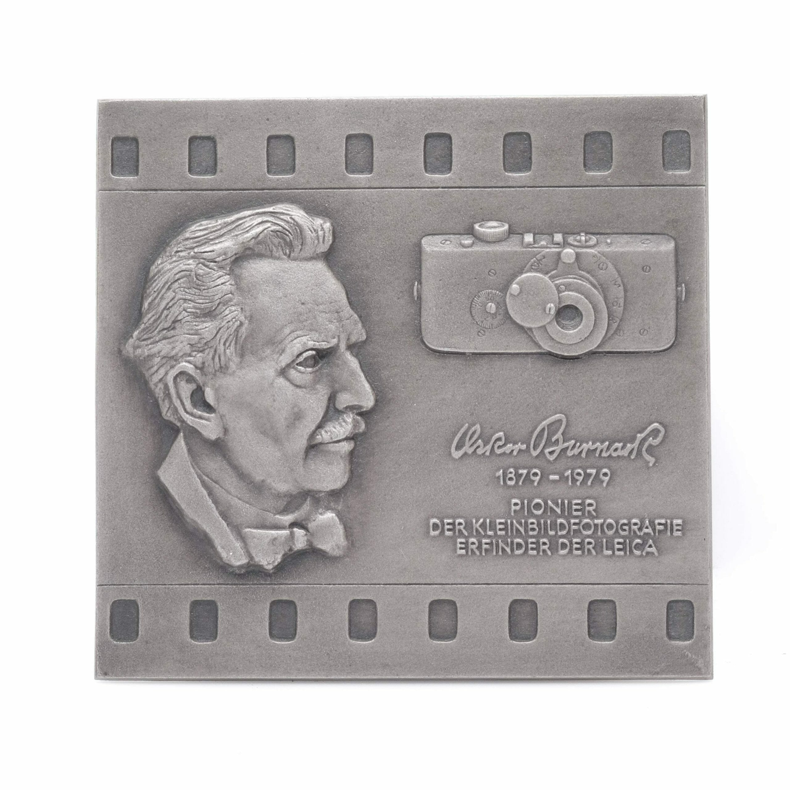 Oskar Barnack gedenkplaat – Collecting Leica cameras