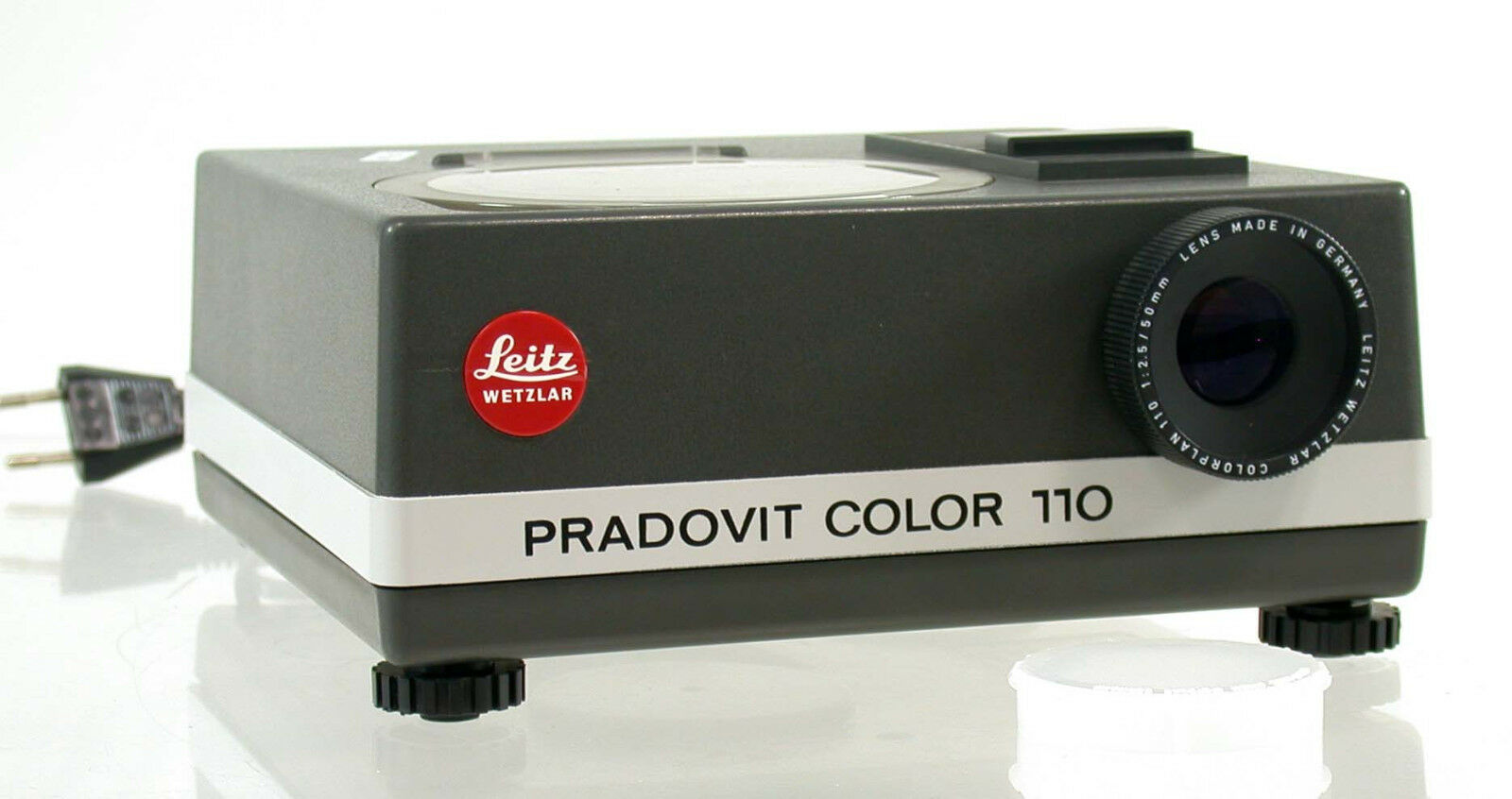 Pradovit Color 110 – Collecting Leica cameras